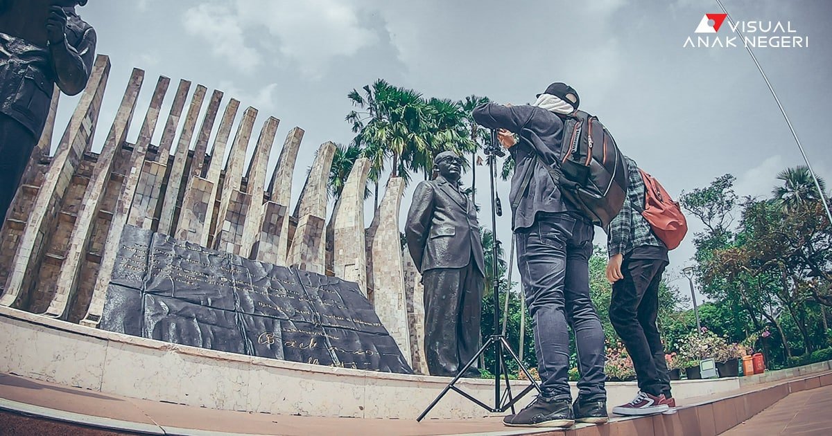 Tugu Proklamasi Jakarta - visualanaknegeri